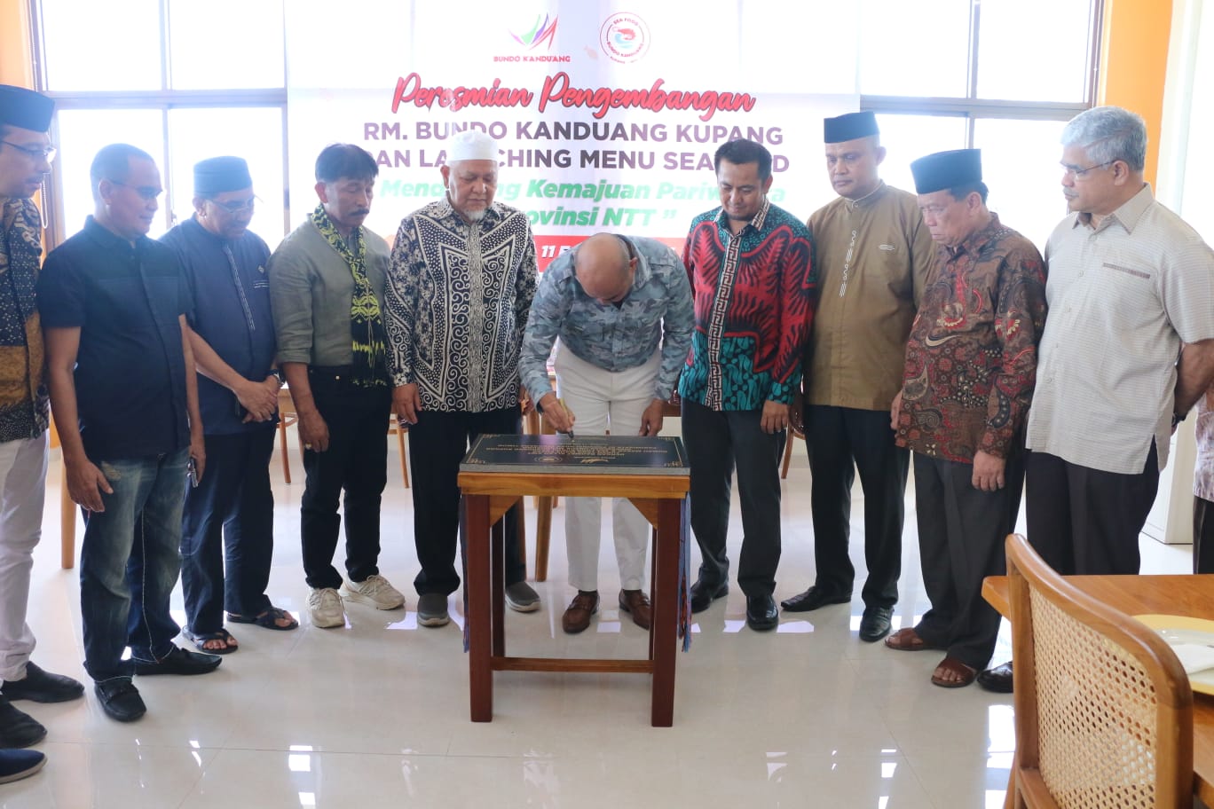 Gubernur VBL Resmikan Pengembangan RM Bundo Kanduang Kupang, Launching ...