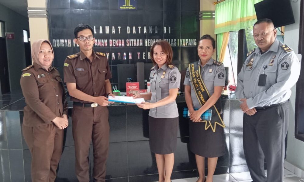 Rupbasan Kupang Terima 1 Mobil Sitaan Kasus Penganiayaan – PENA TIMOR